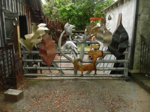 Metal Jungle Gate – Sunheart